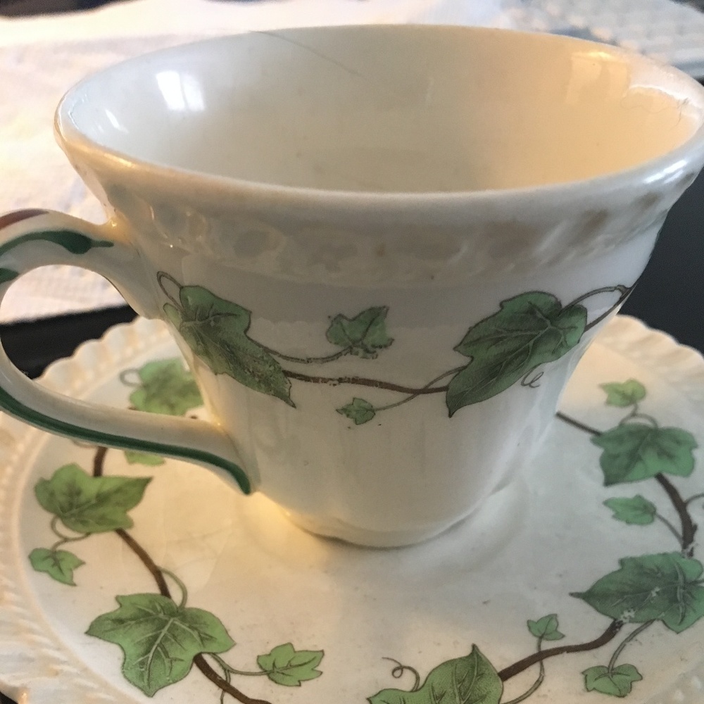 Vintage Harker Pottery Royal Gadroon Ivy Pattern - Gem